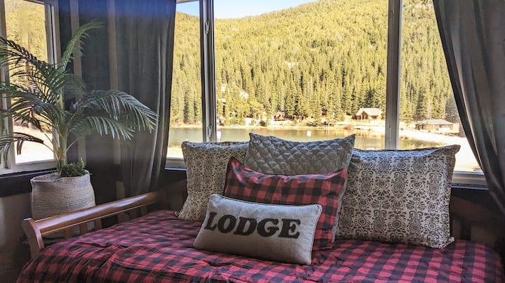 Modern Lakeview Condo In The Mountains - Georgetown, CO