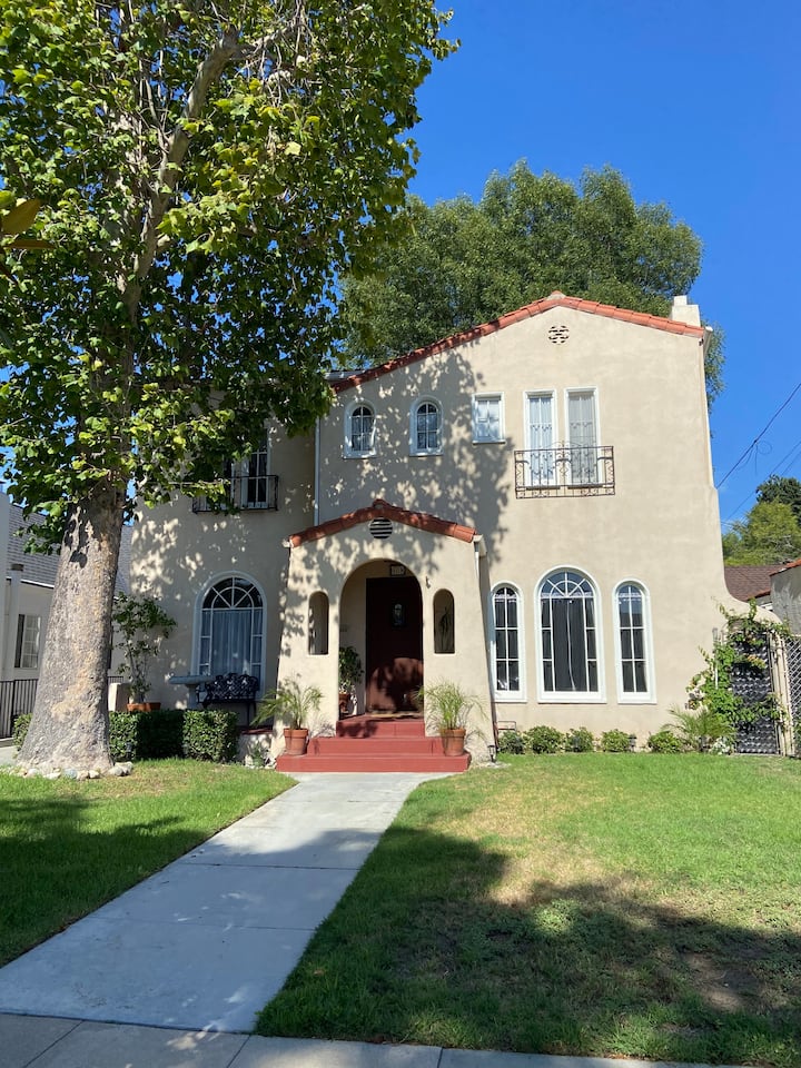 Glendale Spacious Character Home In Prime Location - Burbank, CA