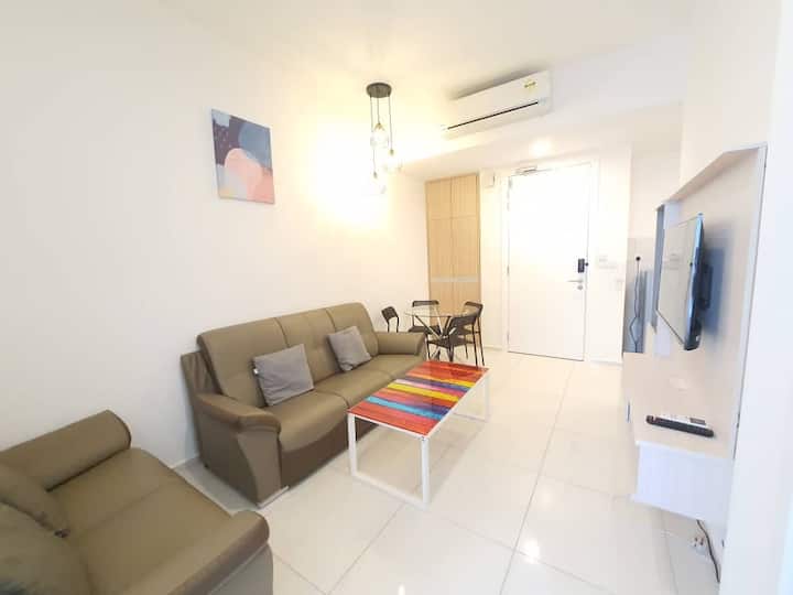 The Robertson 2br 1 King 1 Queen High Flr Freepark - Kuala Lumpur