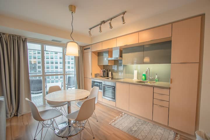 Modern 2 Bd Condo Near Cn Tower/mtcc/rogers Centre - Toronto