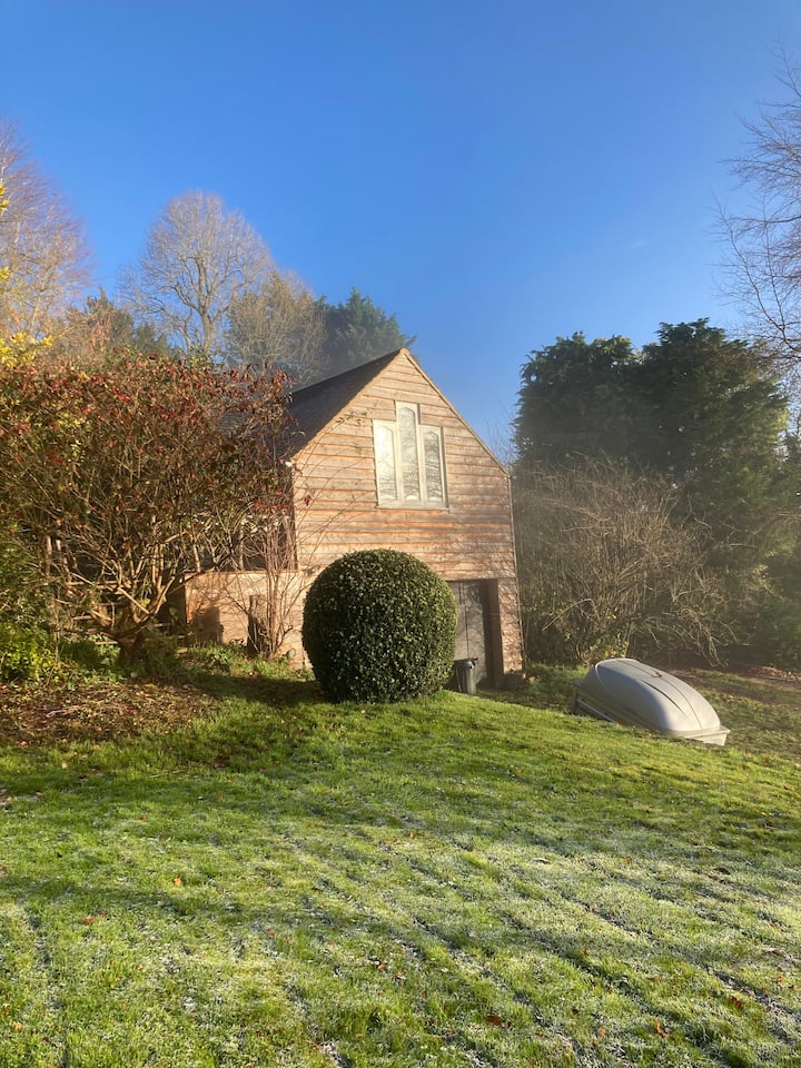 Bright, Airy Annex In Village With Stunning Views - Stroud