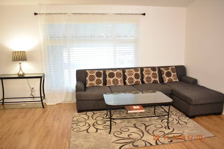 Cool "Ocean Theme Style" And 5 Miles To Airport - Montclair, CA