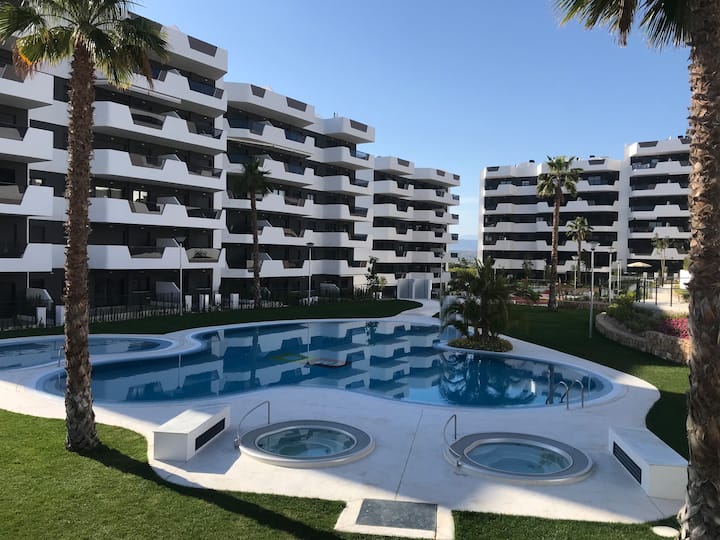 Lovely Modern  Two Bedroom Apartment - Santa Pola