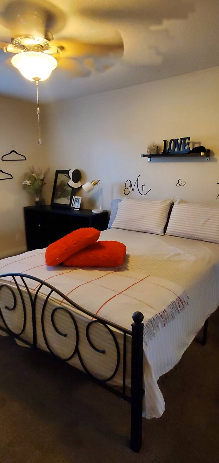 Our Delightful Casita, A Home Away From Home - Bellflower, CA