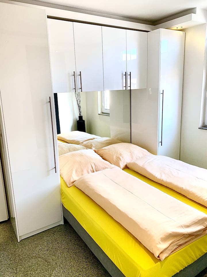 4c, Vdsl Wlan, Fußbodenheizung, Langzeit - Frankfurt