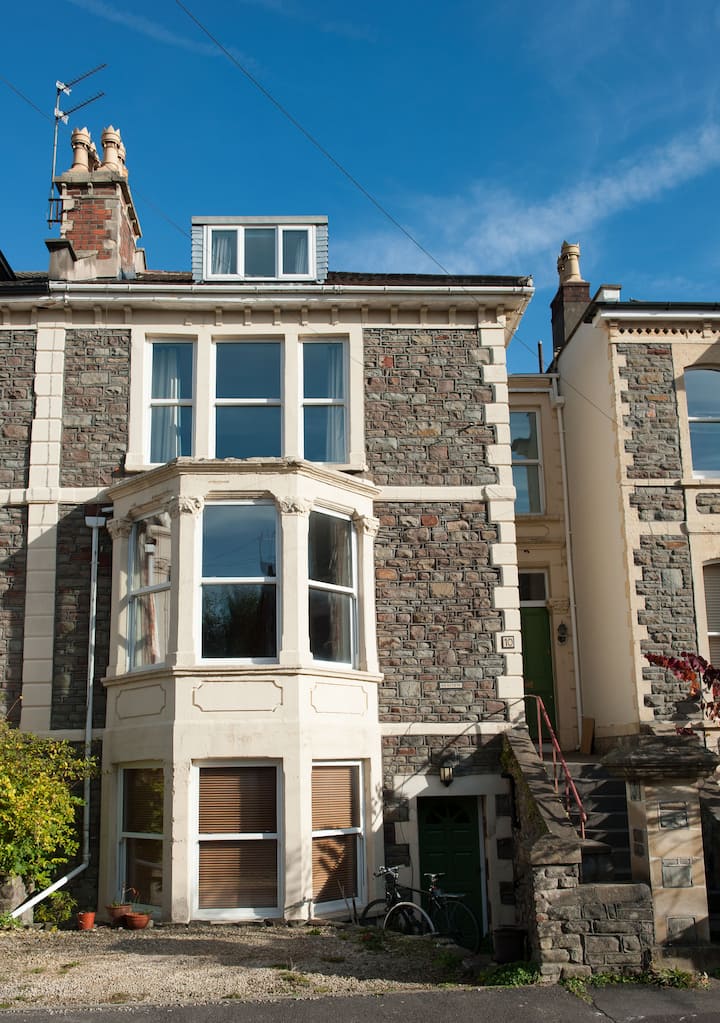 Self Contained 1 Bedroom Garden Flat *Relisted* - Bristol