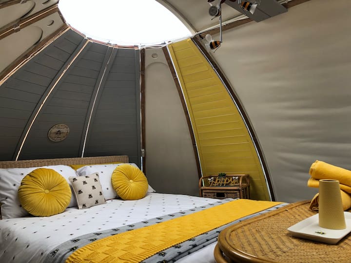 The Bee-hive @ Welcombe X - Clovelly