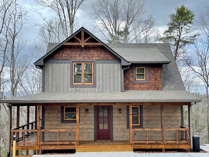 Upscale Spacious Cabin With Decks On 3 Levels - Georgia