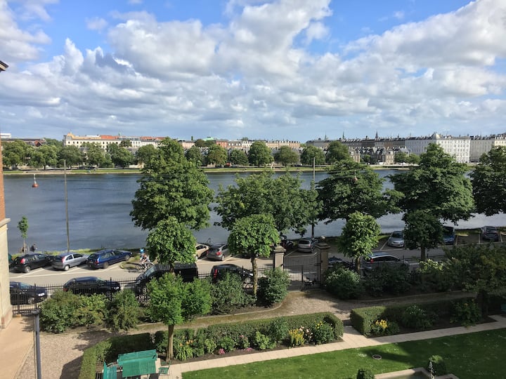 Spaciuos 148 M2 Apartment With Beautiful Lake View - Copenhagen