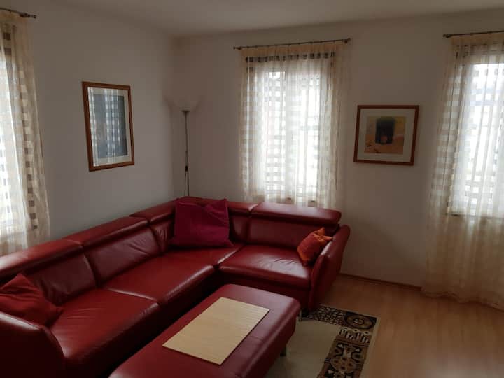 2 Zimmer Ferienwohnung  10 Min Vom Zentrum - Esslingen