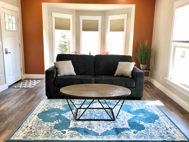 New & Unique Downtown Fruita Apartment! - Fruita, CO