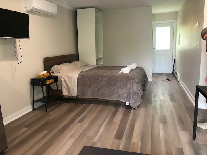 Unit 8,specious Room ,Private Bathroom - Halifax, NS, Canadá