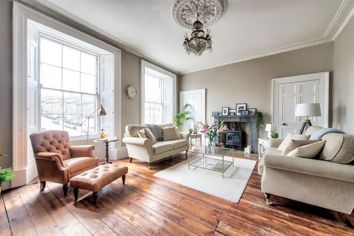 Elegant 3 Bedroom Flat - Edinburgh City Centre - Edinburgh