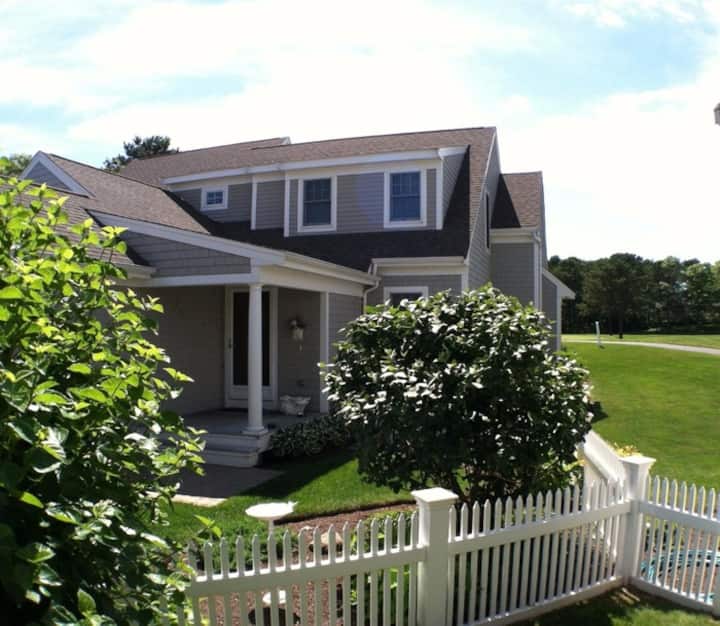 New Seabury Sea Quarters Townhouse - Pool - Mashpee, MA