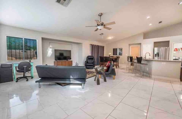 Entire 4 Bedroom 1story House W/ Pool In N. Vegas! - North Las Vegas, NV