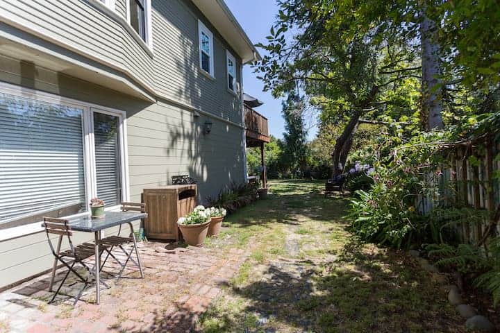 Garden Getaway | With Large Dog-friendly Backyard - Berkeley, CA