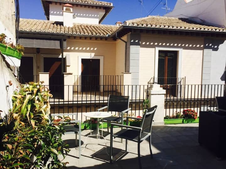Hostel Para Alquilar Entero Con 32 Plazas - Grenade