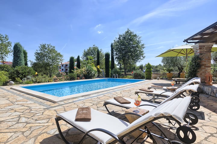Villa Karim Near Poreč With Large Garden & 50 M2 Private Pool - Poreč