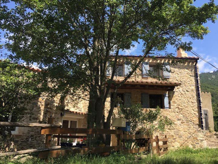 Mas Japet :  Charme Et Confort En Pleine Nature - Els Límits