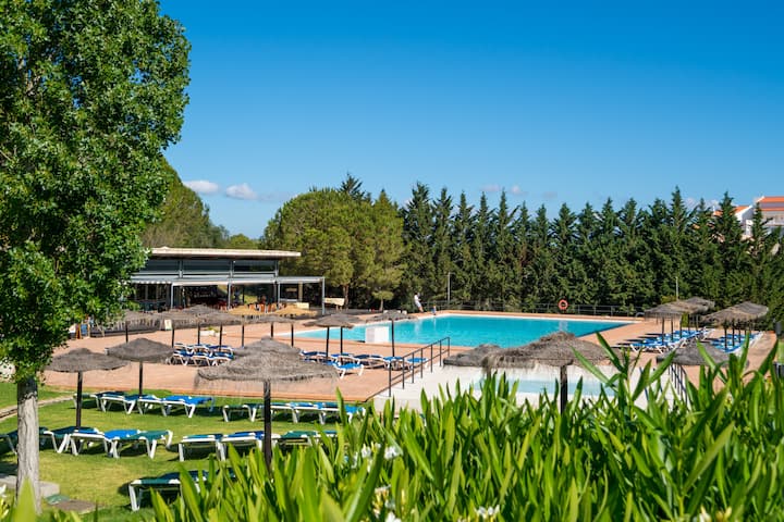 Amplo E Maravilhoso Com Vista Para Piscina. - Lagos