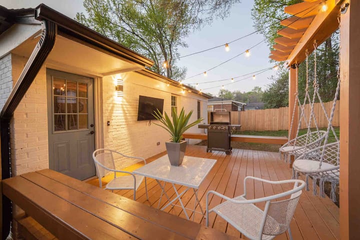 Modern Uptown Getaway & Backyard Oasis - Northlake - Charlotte