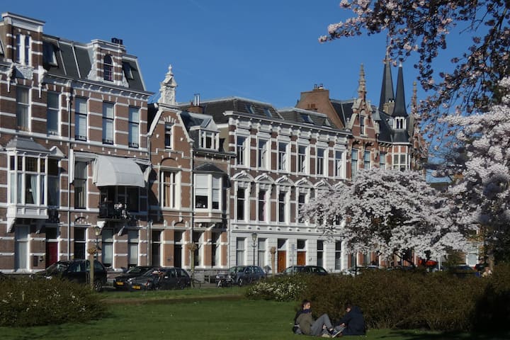 Large Family House In The Hague - Delft