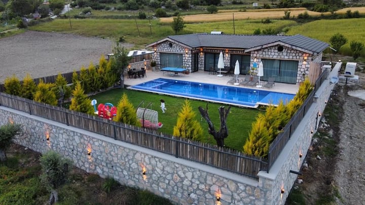 Villa Korsan
Doğanın Ve Sessizliğin Adresi - Antalya Ili, Türkiye