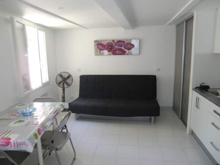 Studio Mourillon Proche Plage Lido, Avec Wifi - Toulon