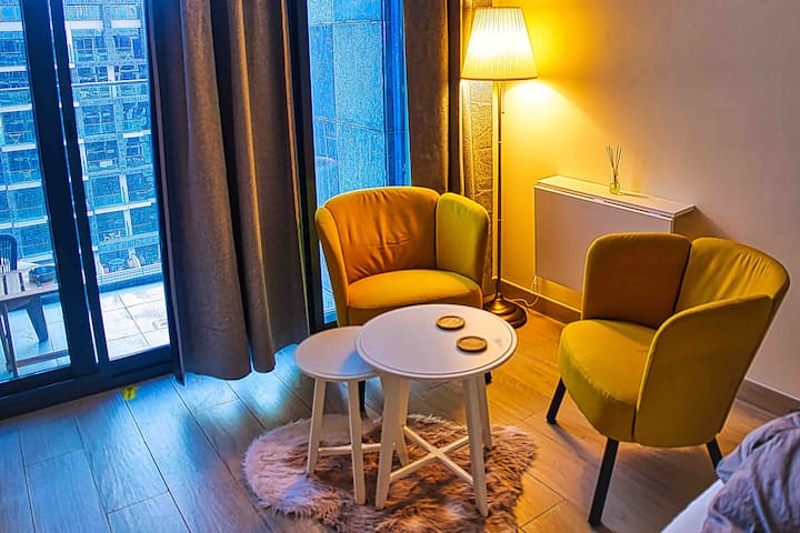 Stylish Studio Retreat - Dubai Airport (DXB)