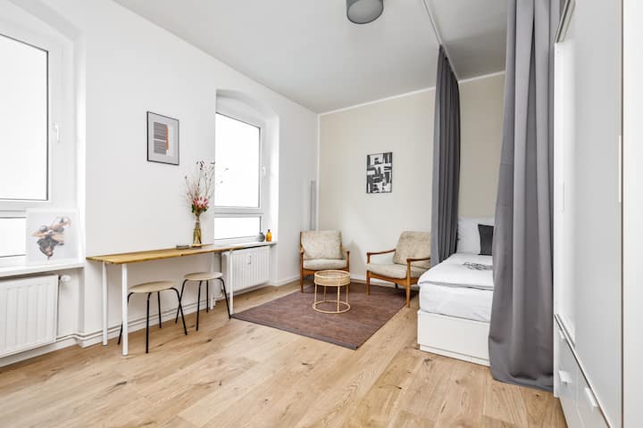 Bright And Comfy At Weinbergspark In Mitte - Berlin