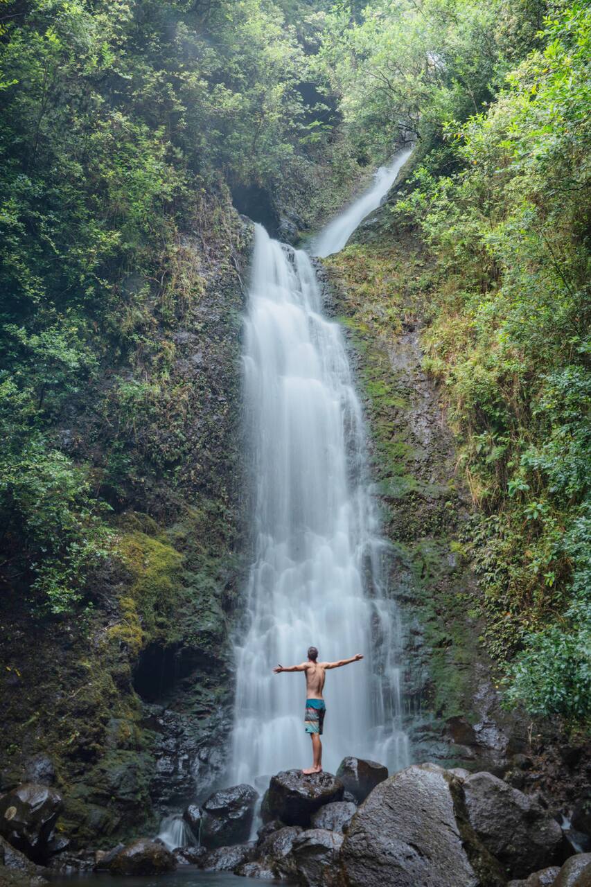 Majestic Secret Waterfall Hike Oahu - Airbnb