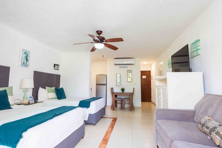Beach Property Part Ocean & Pool View - Cancún