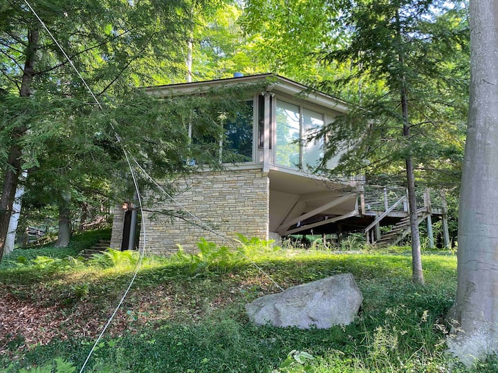 Cozy 3-bedroom Round House - Harbor Springs, MI