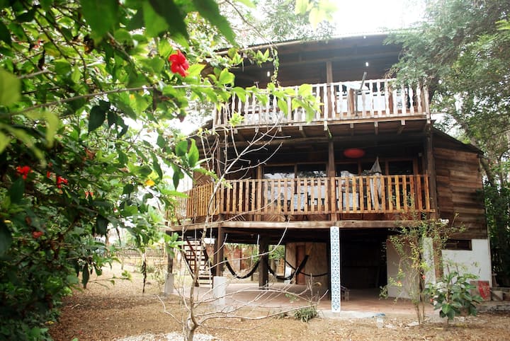 Beautiful Wood House In Montañita - Montanita