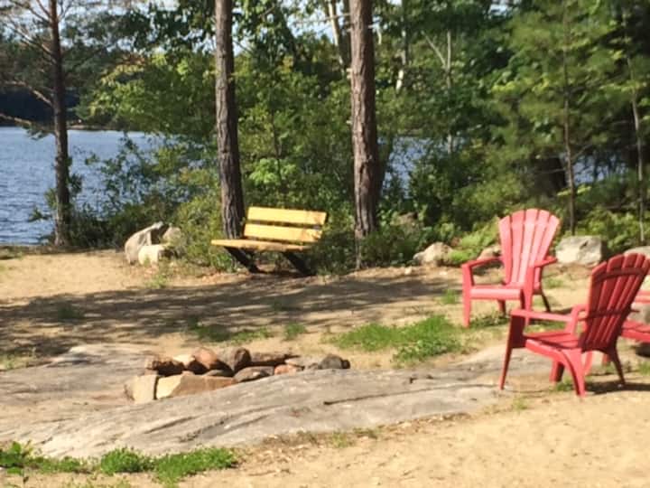 Cute 4 Bedroom Cottage On Moon River In Muskoka - Bala (Canada)