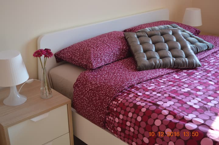 Casa Con Jardin, 4 Dorm. Y Parking En Figueres. - Figueres