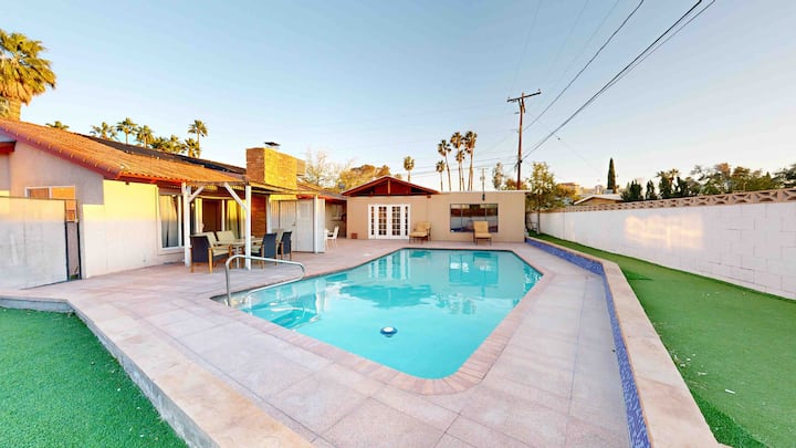 Vegas Oasis:pool, Hottub Groom-2 Mi To Strip! Kirk - Las Vegas