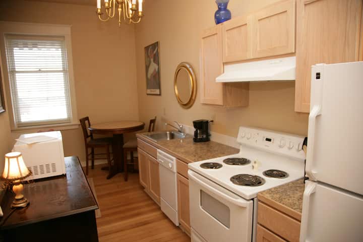 201 -  In Town Yakima Apartment - Yakima, WA