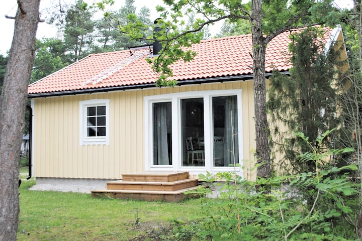 Gula Huset Vid Koviks Fiskeläge (Strand Ca 400m) - 고틀란드 주