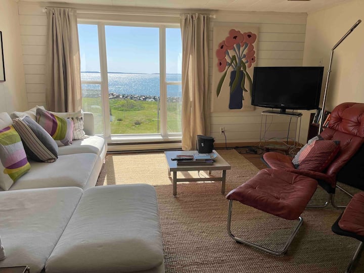 Oceanfront, Lahave, 2 Bed Apartment - Nova Scotia