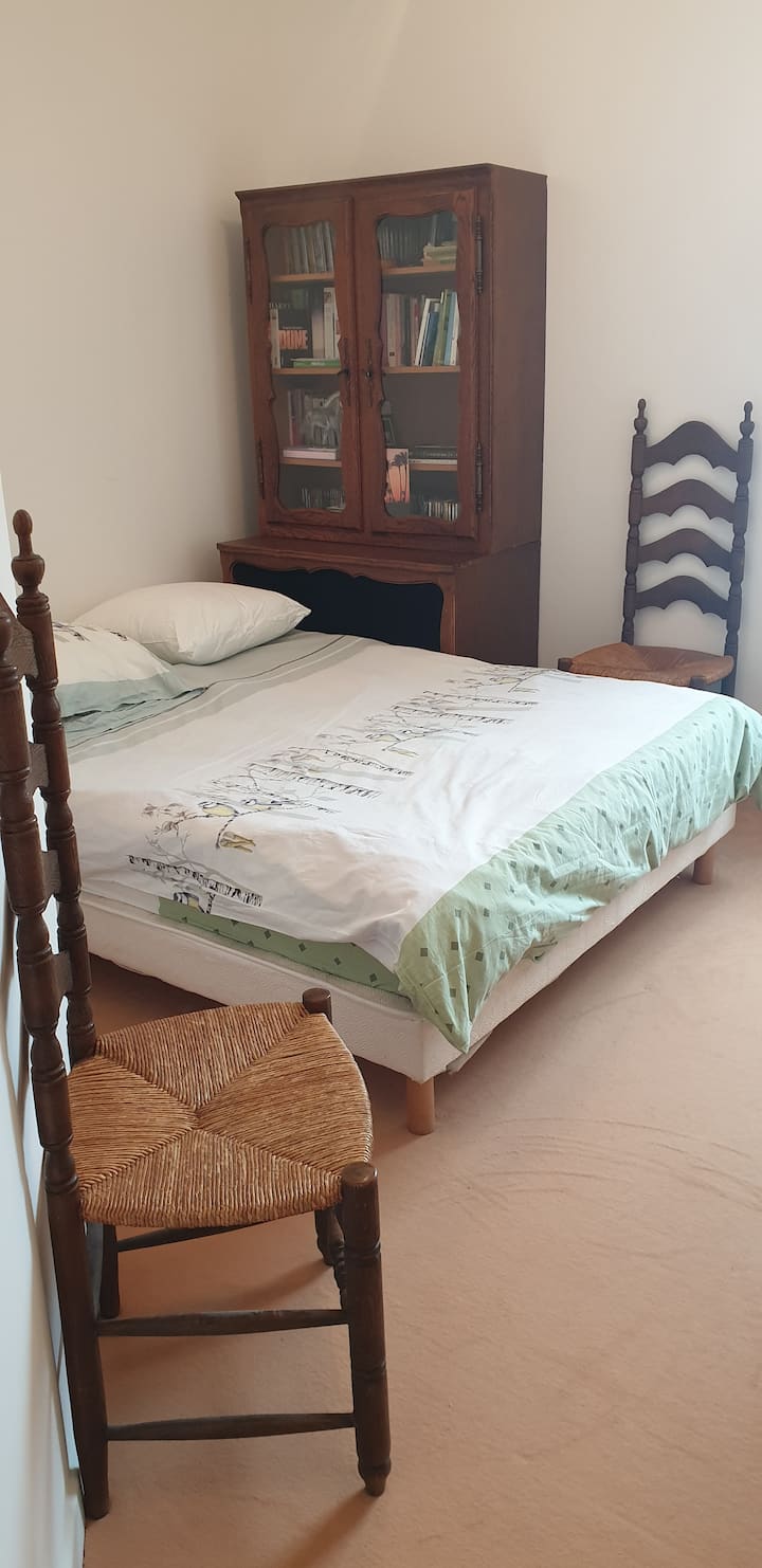 Chambre Calme Et Agréable Chez Un Particulier - Beauvais