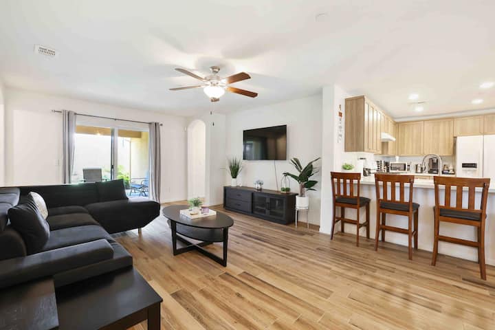 Modern 3 Br Home In Visalia -Sequoia National Park - Visalia, CA