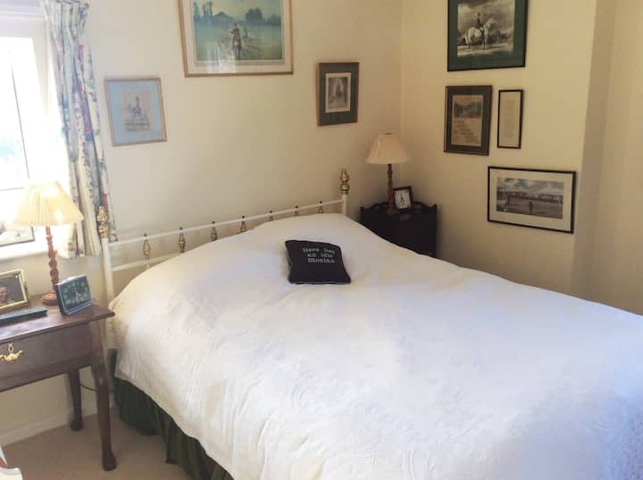 Smokey Cottage Bedroom 2 - Malmesbury