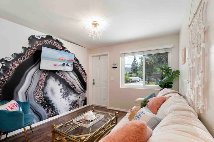 Family Vibes, New, Walk To Beach, Insta-famous - Tampa Bay, FL