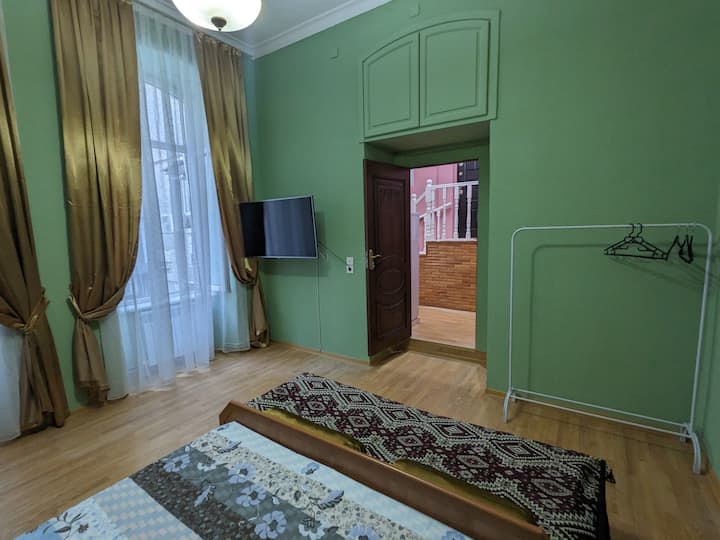 Best Location! Fountain Square Colourful Apartment - Baku