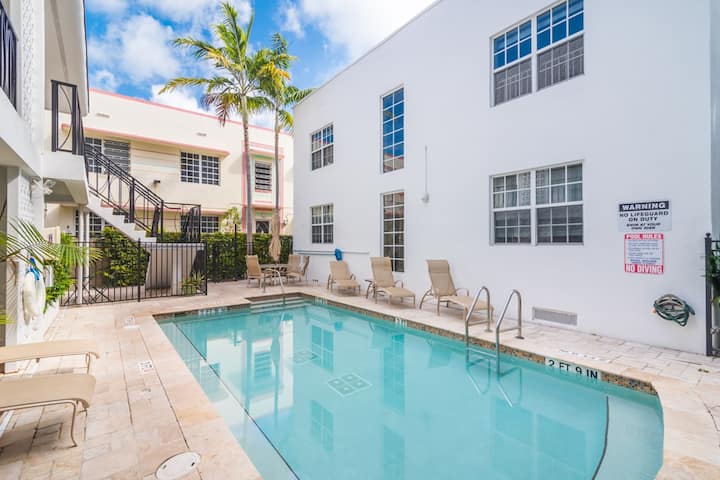 The Sobe Charmer - Miami Beach, FL