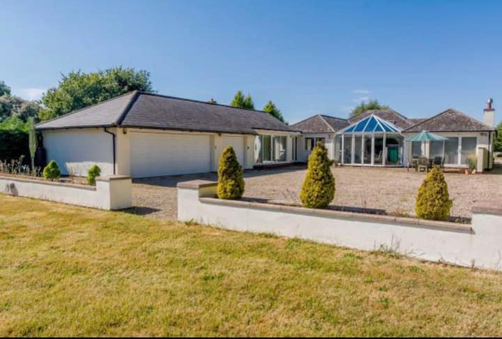 Honeyacres, Tranquil, Spacious Retreat. - Gloucester, UK