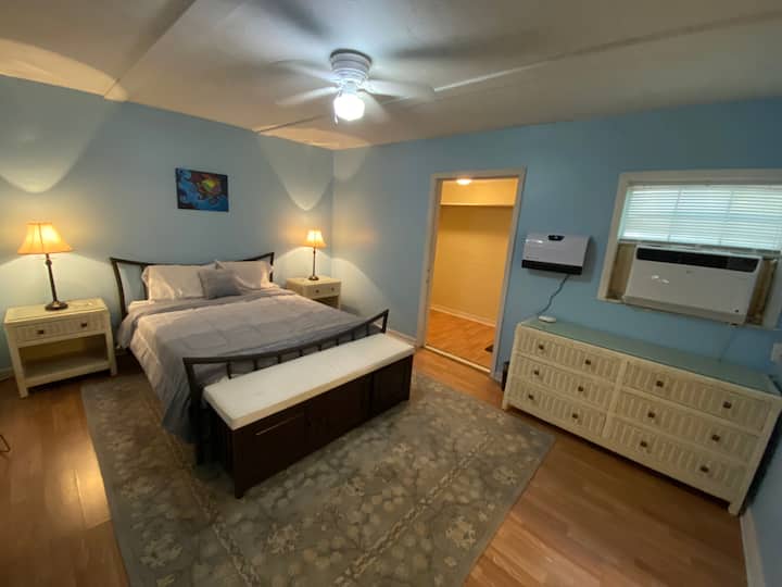 The Ocean's Guest House *Tiny Home, Pet Friendly* - Florida Panhandle, FL