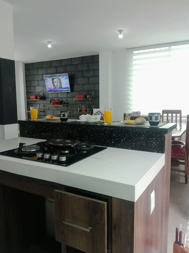 Hermosa Casa Cerca Del Malecón De Salinas -