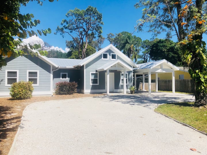Awesome 3br Near Siesta Key W Large Yard For Dogs - Siesta Key, FL